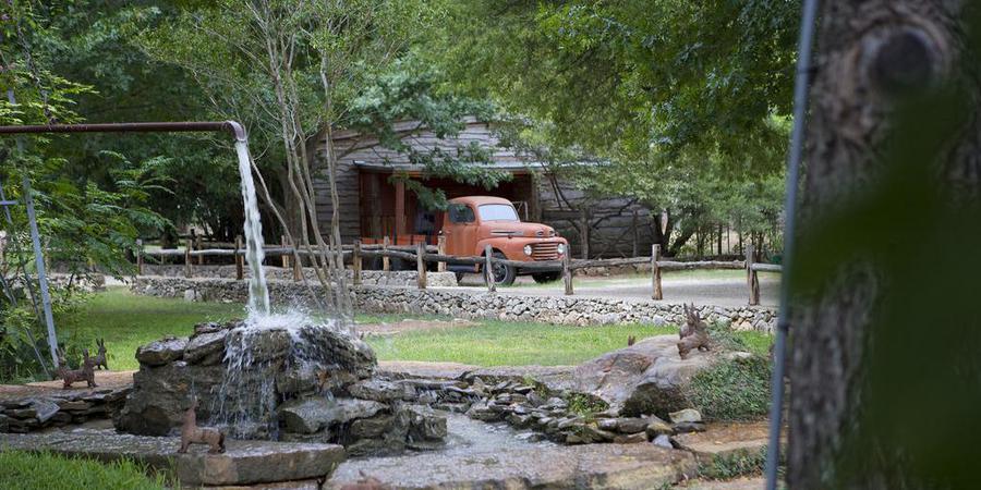 Moon River Ranch | Venue, Satin | Get your price estimate today!