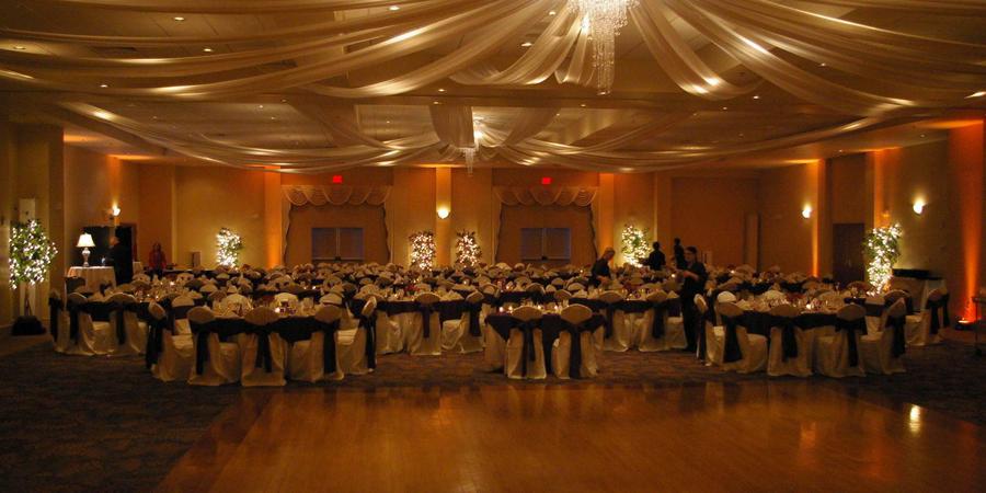 Executive Banquet and Conference Center Weddings | Get Prices for ...