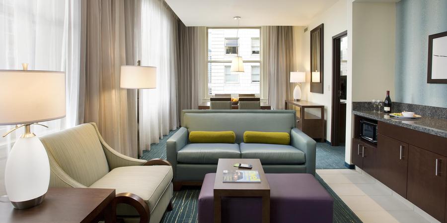 Courtyard Seattle Downtown Pioneer Square Weddings | Get Prices for ...