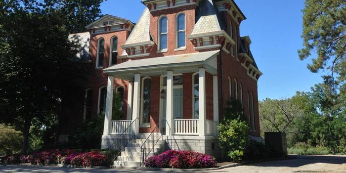 Cabanne House Weddings | Get Prices for Wedding Venues in MO