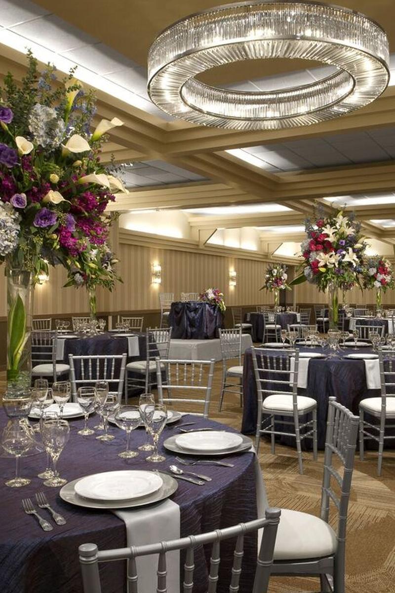 Holiday Inn SW - Route 66 Weddings | Get Prices for Wedding Venues in MO