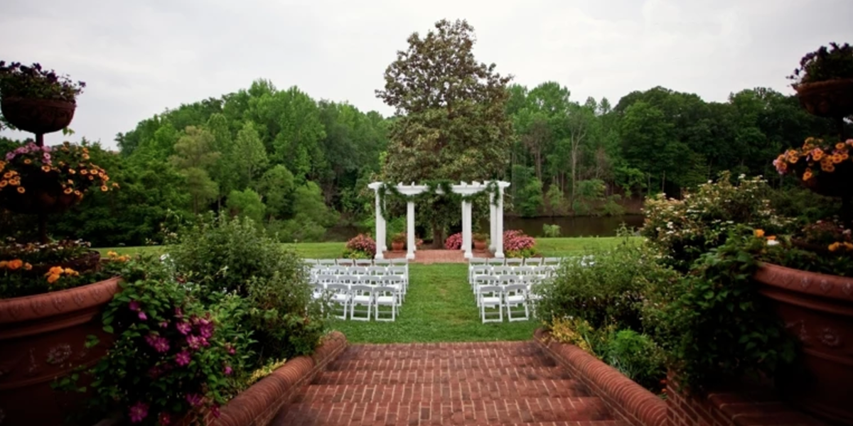 Clover Forest Plantation Weddings | Get Prices for Wedding Venues