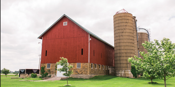 Bennett Barn Weddings | Get Prices for Wedding Venues in Watertown, WI