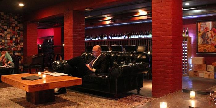 The Red Room Lounge Weddings | Get Prices for Wedding Venues in TX