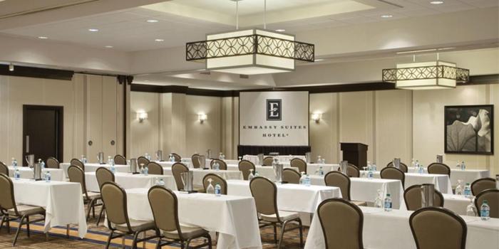 Embassy Suites Palm Desert Weddings | Get Prices for Wedding Venues in CA
