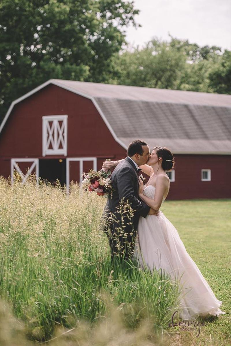 Red Barn Events Weddings | Get Prices for Wedding Venues in KS