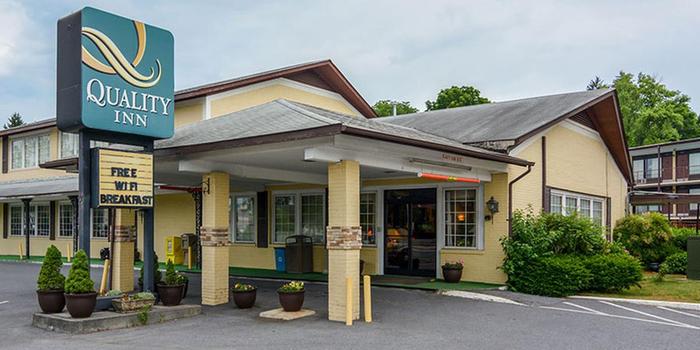 Quality Inn Skyline Drive Weddings | Get Prices for Wedding Venues in VA
