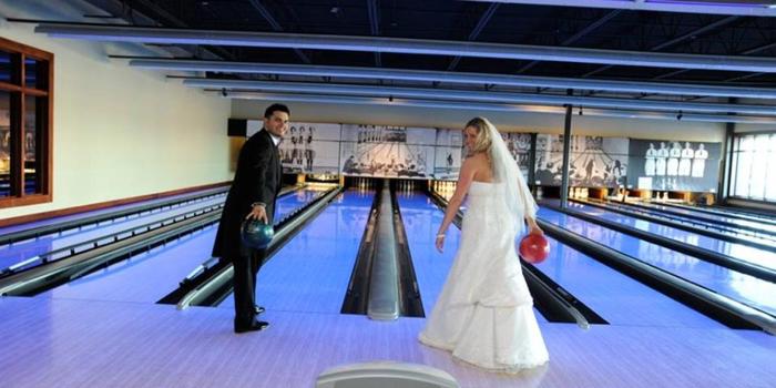 Pinstripes Chicago Weddings | Get Prices for Wedding Venues in IL