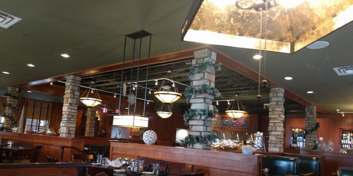 Carlyle Grill Weddings | Get Prices for Wedding Venues in MI