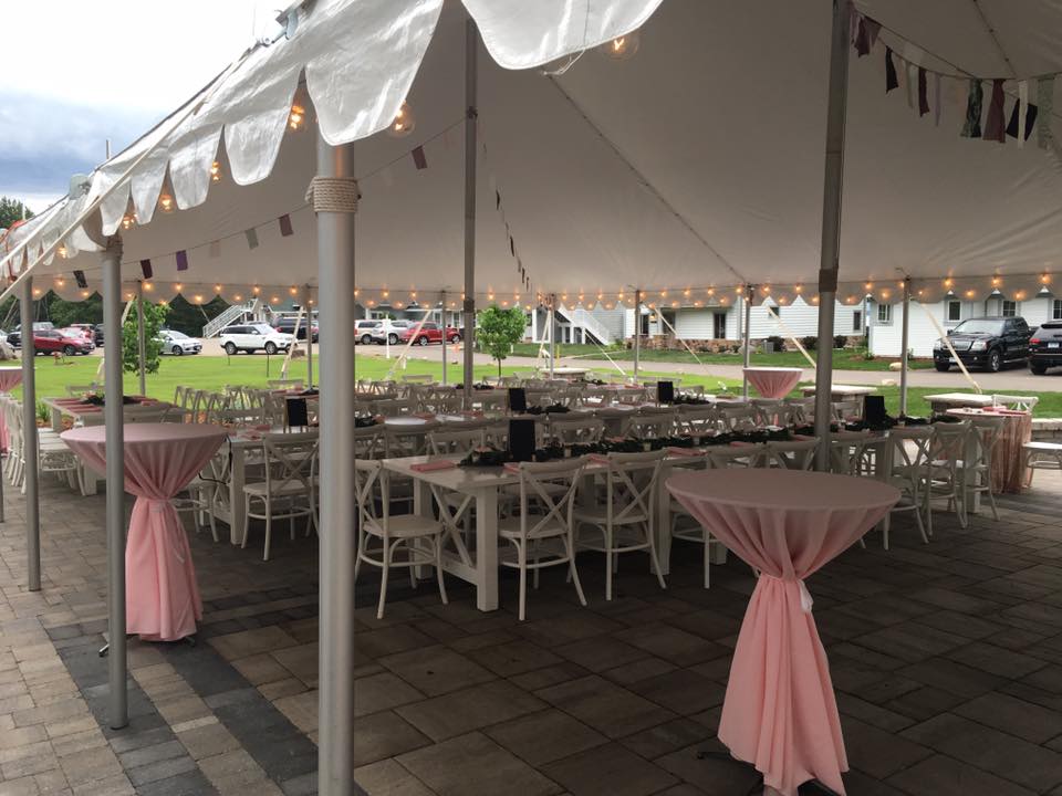Quarterdeck resort wedding | Honestweddingadvice.com
