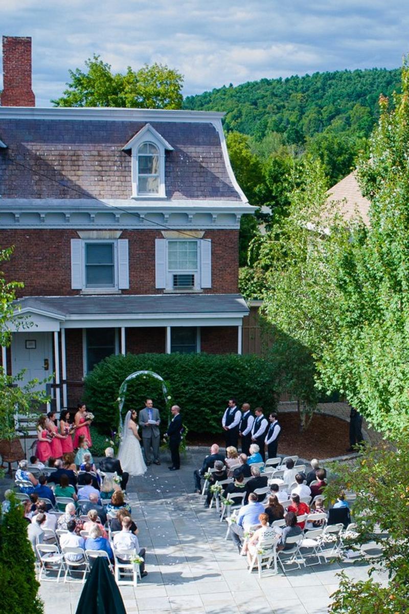 Middlebury Inn Weddings | Get Prices for Wedding Venues in VT