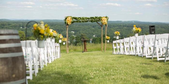 Red Maple Vineyard Weddings | Get Prices for Wedding Venues in NY