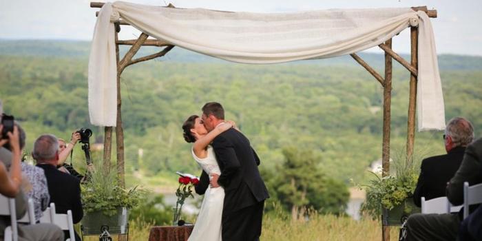 Red Maple Vineyard Weddings | Get Prices for Wedding Venues in NY