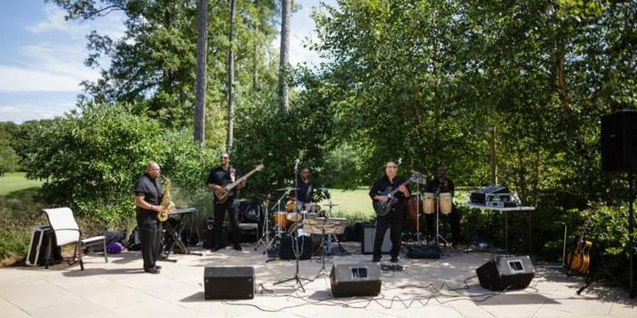 Swan Point Yacht and Country Club Weddings | Get Prices for Wedding ...