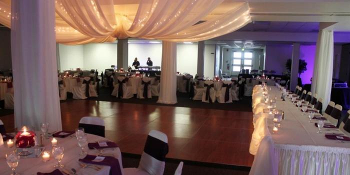 Memorial Hall Weddings | Get Prices for Wedding Venues in OH