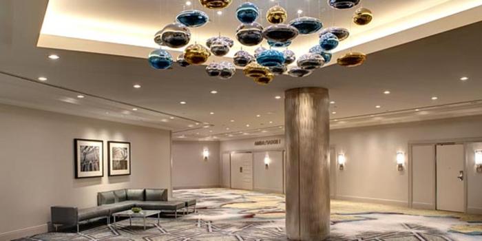 Detroit Marriott at the Renaissance Center Weddings