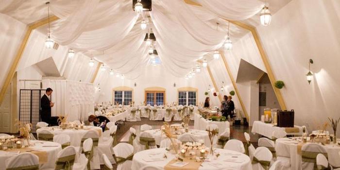 Summerset Winery Weddings | Get Prices for Wedding Venues in IA