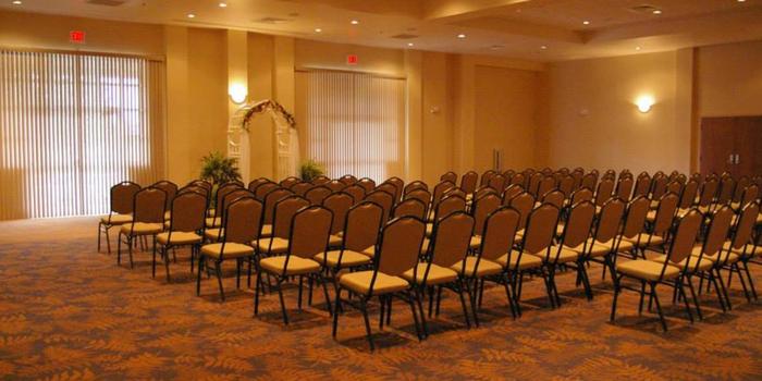 Executive Banquet and Conference Center Weddings | Get Prices for ...