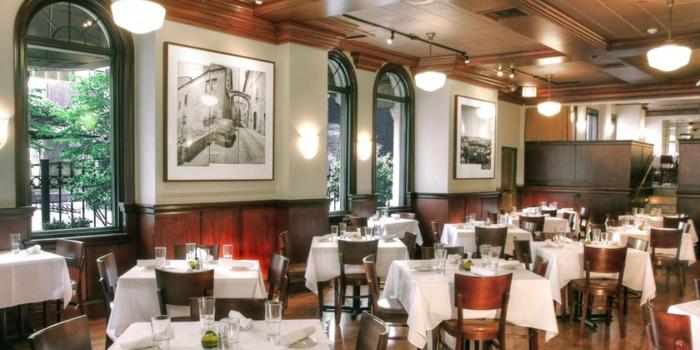 Francesca's on Chestnut Weddings | Get Prices for Wedding Venues in IL