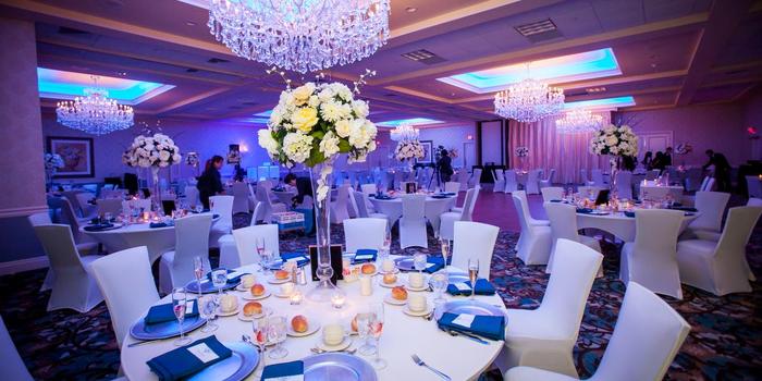 Crystal Ballroom at the Radisson Freehold Weddings | Get Prices for ...
