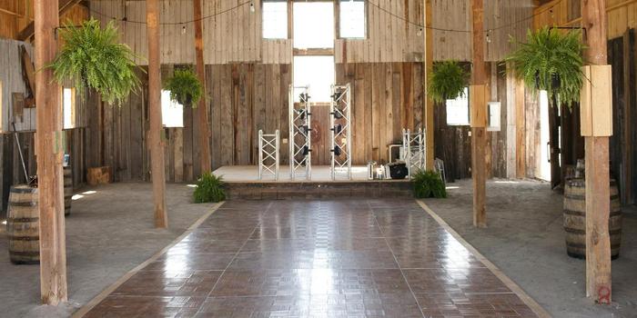 Stone's Throw Farm Weddings | Get Prices for Wedding Venues in KY