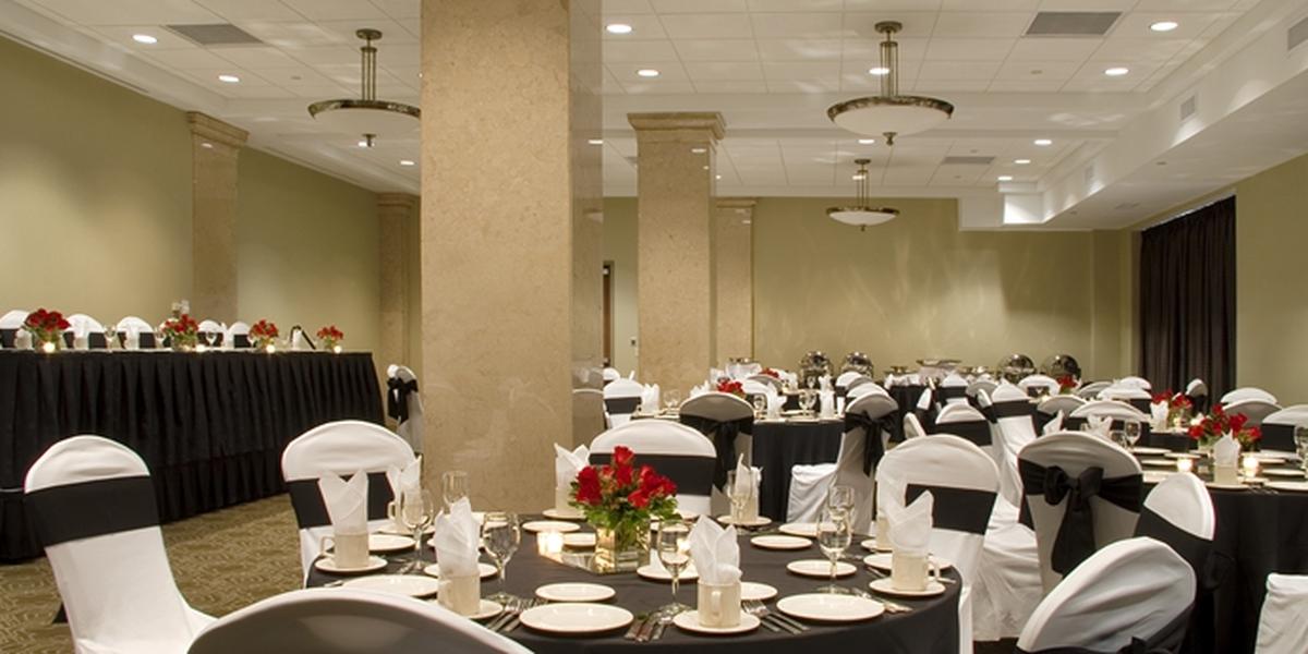 Fort Harrison State Park Inn Weddings | Get Prices for Wedding Venues