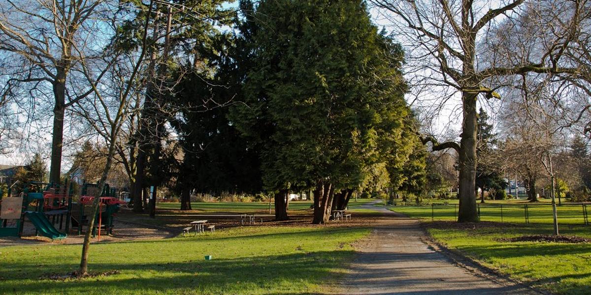 Roanoke Park Weddings | Get Prices for Wedding Venues in Seattle, WA