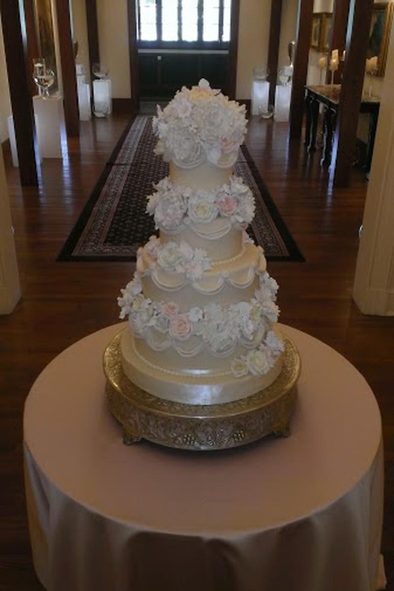 Shaker Heights Country Club Weddings | Get Prices for Wedding Venues