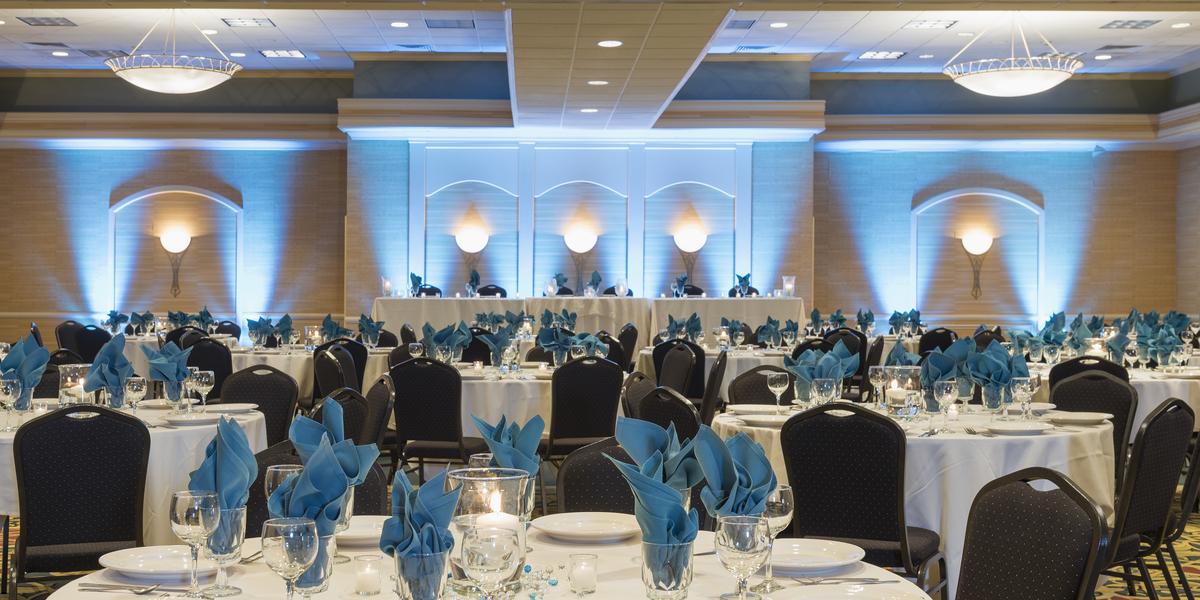 Holiday Inn Cleveland South Weddings | Get Prices for Wedding Venues