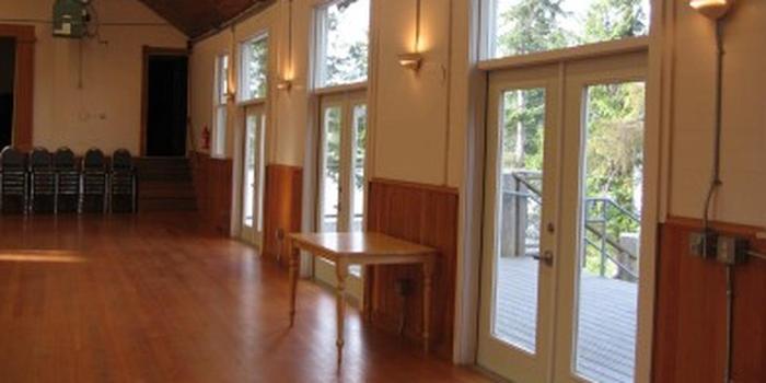 Freeland Hall Weddings | Get Prices for Wedding Venues in Freeland, WA